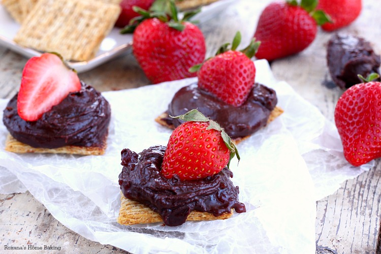 Chocolate and strawberry Triscuit cracker bites recipe